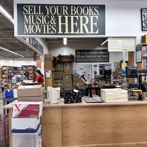 HALF PRICE BOOKS - Updated November 2024 - 204 Photos & 424 Reviews ...