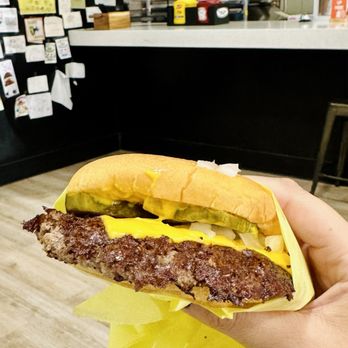 PRETTY GOOD BURGER - 81 Photos & 94 Reviews - 439 W Main St, Merced ...