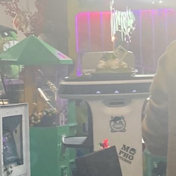 MONSTER PHO - Updated July 2025 - 1454 Photos & 1382 Reviews - 360 40th ...