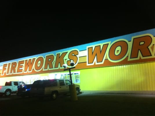 ALABAMA FIREWORKS WORLD - Updated October 2025 - 24041 Waterworld Rd ...