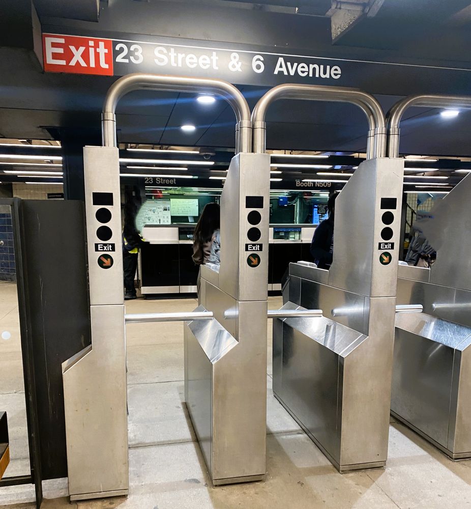 MTA - 23RD STREET STATION - F / M - Updated April 2026 - 68 Photos & 10 ...