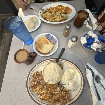 RIVIERA FAMILY RESTAURANT - Updated April 2025 - 175 Photos & 228 ...