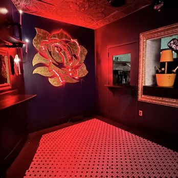 BODEGA - Updated October 2025 - 22 Photos & 28 Reviews - 15 East Ohio ...