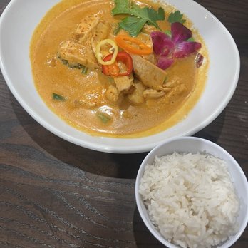 YUM YAI STREET THAI - Updated July 2025 - 244 Photos & 134 Reviews ...