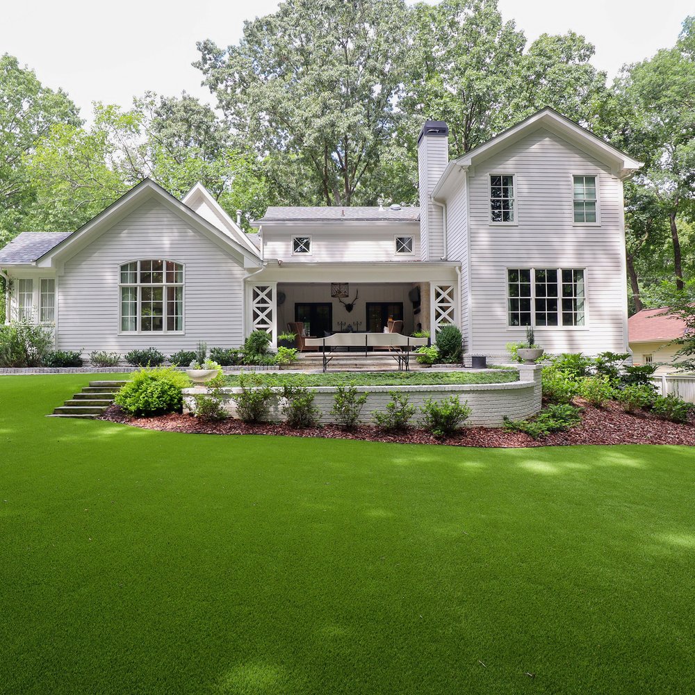 SOUTHERN TURF - Updated May 2025 - 35 Photos - 2815 Coliseum Centre Dr ...