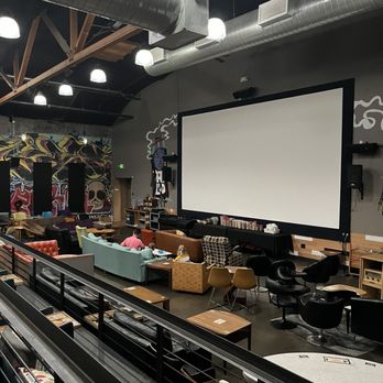 THE NEW PARKWAY Oakland, CA - Updated November 2024 - 581 Photos & 767 ...