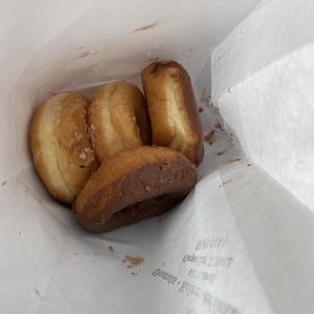 GATES DONUT SHOP - Updated December 2025 - 26 Photos & 50 Reviews ...