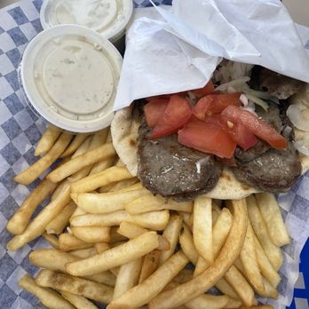 THE LUCKY GREEK - Updated January 2026 - 198 Photos & 314 Reviews ...