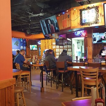 HOOTERS - 57 Photos & 49 Reviews - 3122 Garden Rd, Burlington, North ...
