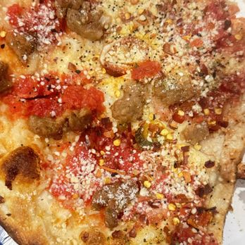 ROUND PIE PIZZA - FREEHOLD - Updated March 2025 - 32 Photos & 17 ...