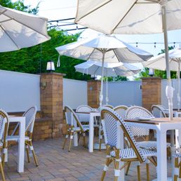 BAYBERRY - Updated December 2025 - 291 Photos & 118 Reviews - 501 Main ...