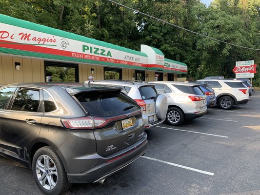 DIMAGGIO’S PIZZA & BURGERS - Updated February 2025 - 77 Photos & 170 ...