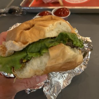 BUNS BURGER SHOP - Updated July 2025 - 318 Photos & 438 Reviews - Av ...