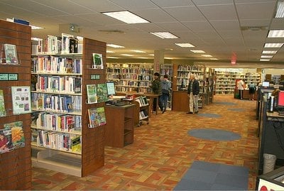 CRYSTAL LAKE PUBLIC LIBRARY - Updated December 2025 - 13 Reviews - 126 ...