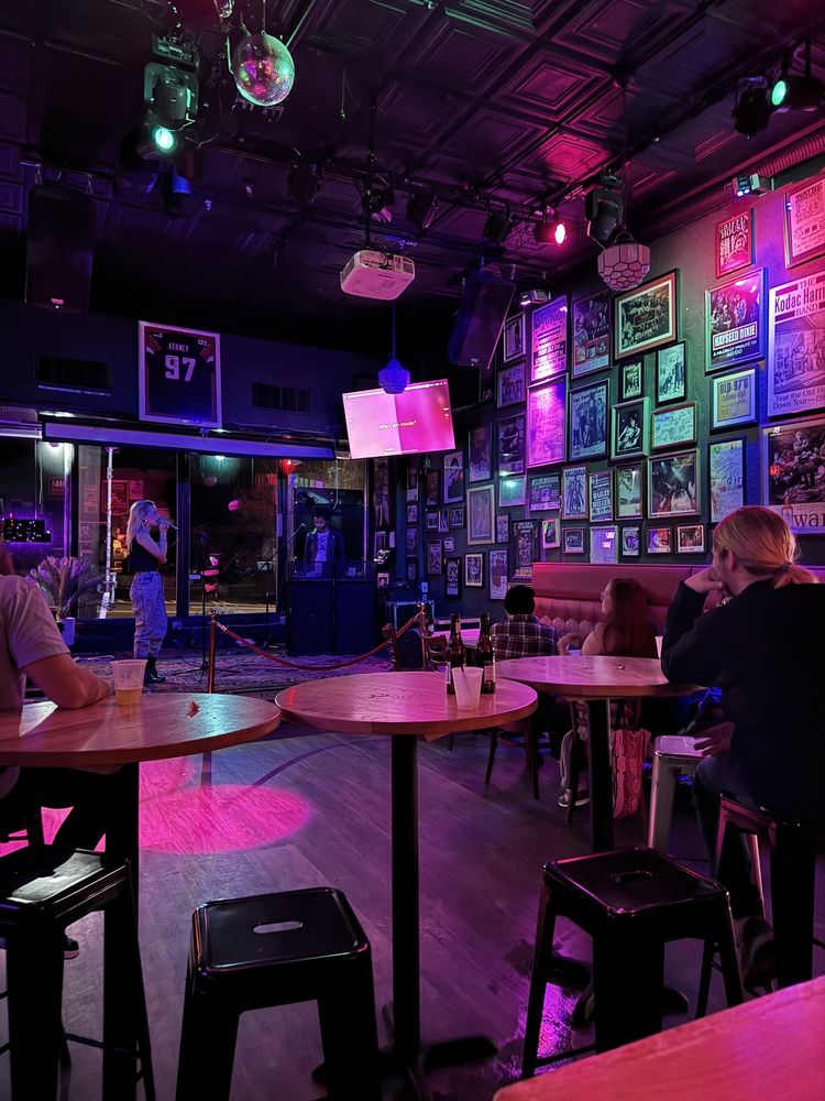 SMITH’S OLDE BAR - 109 Photos & 237 Reviews - 1578 Piedmont Ave NE ...