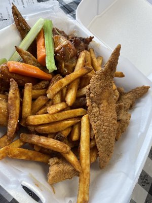 HILLBOYZ WING AND BURGER BAR - 28 Photos - 3711 Lamar Ave, Memphis ...