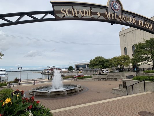 LANDMARK KITCHEN & BAR - Updated August 2025 - 77 Photos & 57 Reviews ...