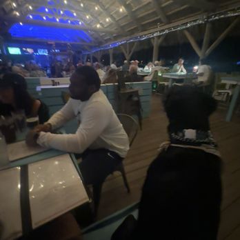 SKIPPERS COVE BAR & GRILL - Updated March 2025 - 112 Photos & 84 Reviews - 1930 Harbortown Dr ...