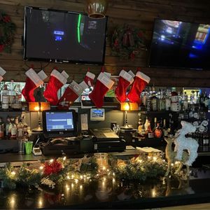 THE HEADLINERS CLUB - Updated July 2025 - 17 Reviews - 17880 SW McEwan ...