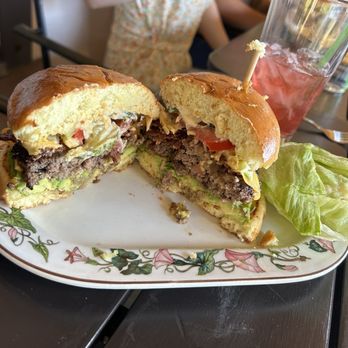 UPTOWN BURGER - Updated November 2024 - 92 Photos & 117 Reviews - 6370 ...