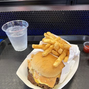 BURGER BODEGA - Updated October 2025 - 968 Photos & 538 Reviews - 4520 ...