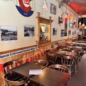 MORRISON HOLIDAY BAR - Updated December 2025 - 65 Photos & 89 Reviews ...