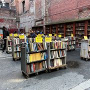 BRATTLE BOOK SHOP - 188 Photos & 153 Reviews - 9 West St, Boston, MA - Yelp