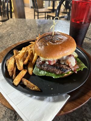 ALASKAN BURGER & BREW - Updated January 2026 - 145 Photos & 163 Reviews ...