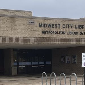 EDMOND LIBRARY - Updated August 2025 - 23 Photos & 20 Reviews - 10 S ...