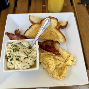 GROOVES KITCHEN AND DAIQUIRIS - Updated September 2025 - 41 Photos & 19 ...