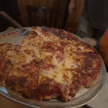 NARDONNE’S LA FAMIGLIA PIZZERIA - Updated June 2025 - 177 Photos & 245 ...