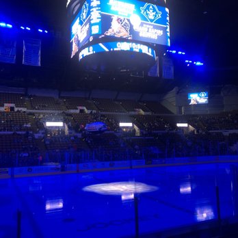 UW-MILWAUKEE PANTHER ARENA - Updated May 2024 - 132 Photos & 44 Reviews ...