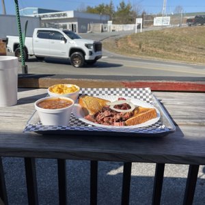 MIKE’S TRACKSIDE BBQ - 106 Photos & 202 Reviews - 3950 E 1st St, Blue ...