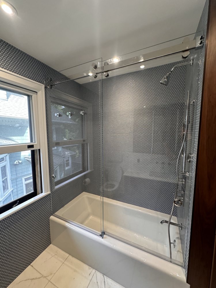 GLASS MANAGEMENT - Updated August 2025 - 33 Photos - 2615 Homecrest Ave ...