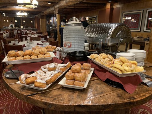 THE SLOPESIDE DINING ROOM - Traditional American Restaurant - 777 Water ...