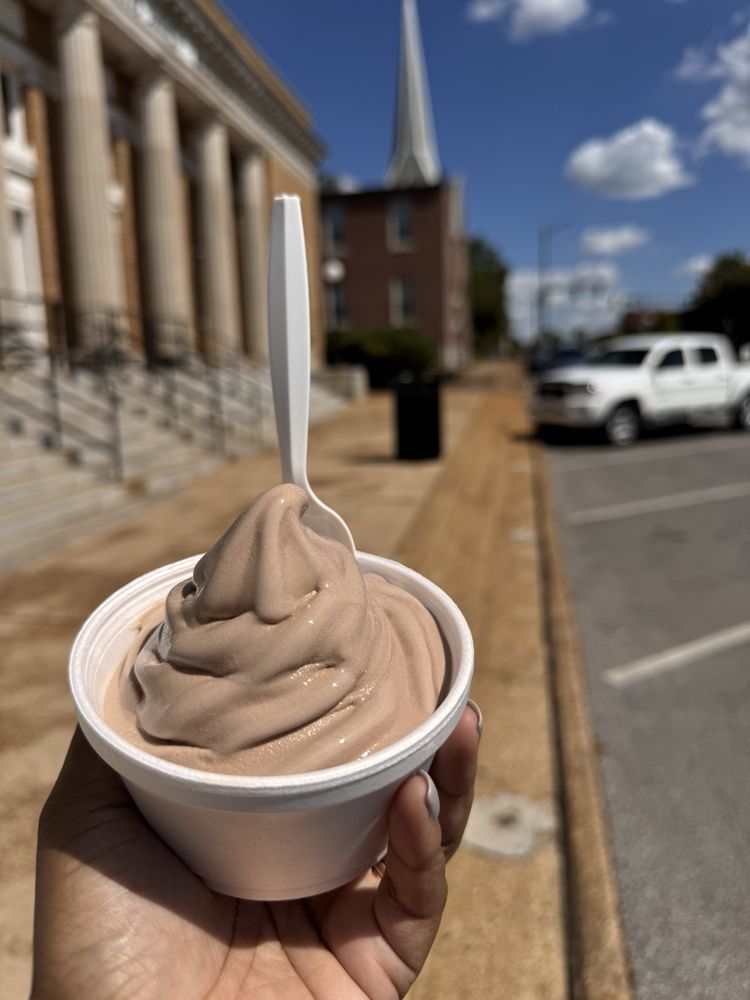 KREME DELITE - Updated December 2025 - 27 Photos & 38 Reviews - 401 W ...