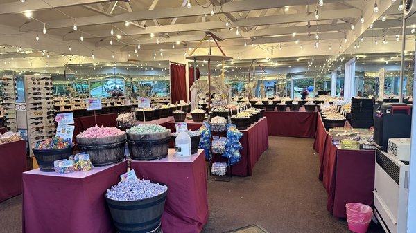 CAROUSEL TAFFY - Updated December 2025 - 115 Photos & 97 Reviews - 845 ...