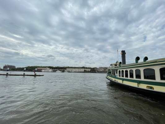 SAVANNAH BELLES FERRY - 40 Photos & 14 Reviews - 2 W Bay St, Savannah ...