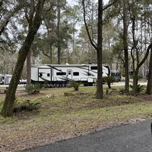 ELLIE RAY’S RV RESORT & LOUNGE - Updated July 2025 - 45 Photos & 48 ...