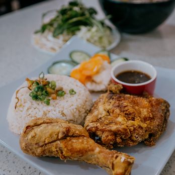 HUE KITCHEN - Updated July 2024 - 335 Photos & 116 Reviews - 413 N ...