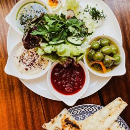 THE DAISY RESTAURANT - Updated September 2025 - 311 Photos & 252 ...