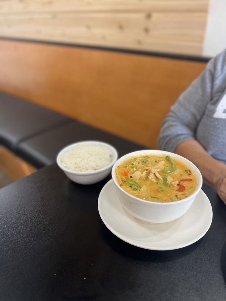 BANANA THAI KITCHEN - Updated May 2024 - 60 Photos & 15 Reviews - 6220 ...