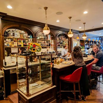 FLYLEAF - Updated July 2025 - 205 Photos & 68 Reviews - 92 Kercheval ...