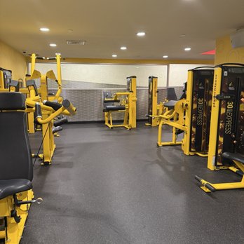 PLANET FITNESS - Updated January 2026 - 30 Photos & 36 Reviews - 6109 ...