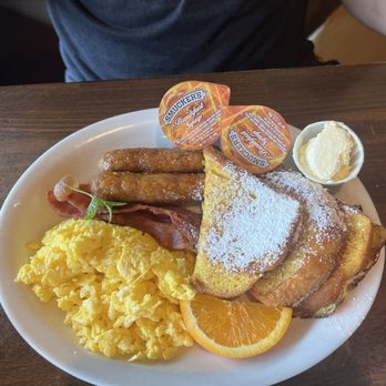 FOXY’S RESTAURANT - Updated July 2025 - 2653 Photos & 2789 Reviews ...