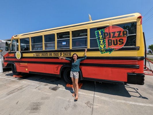 IZZY’S PIZZA BUS - Updated March 2026 - 250 Photos & 131 Reviews - 522 ...