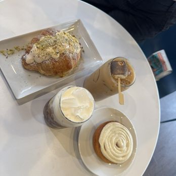 DELLA COFFEE - Updated December 2025 - 183 Photos & 75 Reviews - 1000 W ...