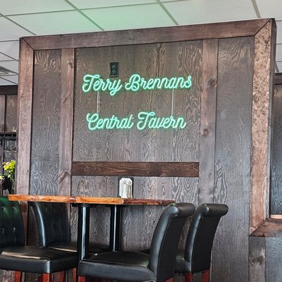 TERRY BRENNANS CENTRAL TAVERN - Updated January 2026 - 13 Photos & 14 ...