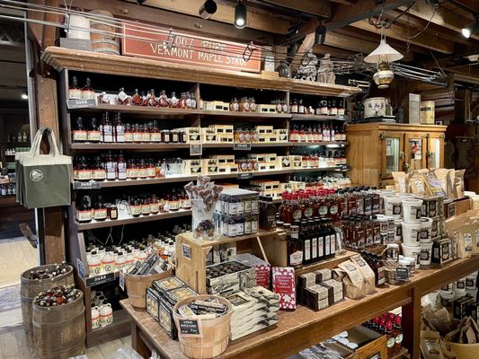 THE VERMONT COUNTRY STORE - Updated December 2025 - 190 Photos & 118 ...