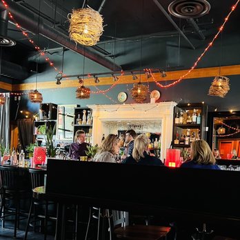 SWEL RESTAURANT - 376 Photos & 415 Reviews - 3417 Evanston Ave N ...